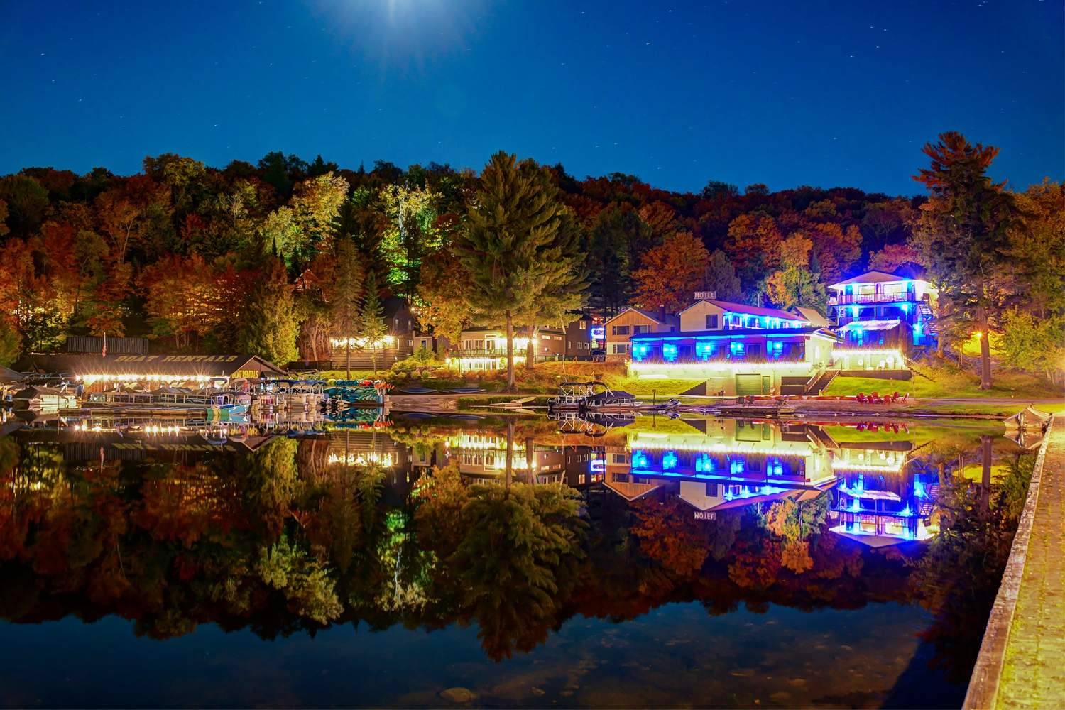 Solve Old Forge Pond jigsaw puzzle online with 77 pieces