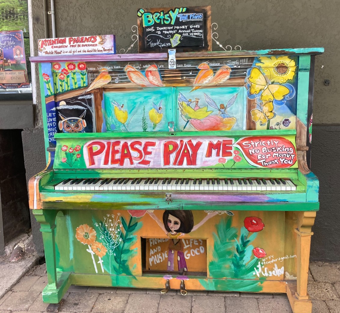 Solve What will you play on Betsy the piano🎵 jigsaw puzzle online with ...