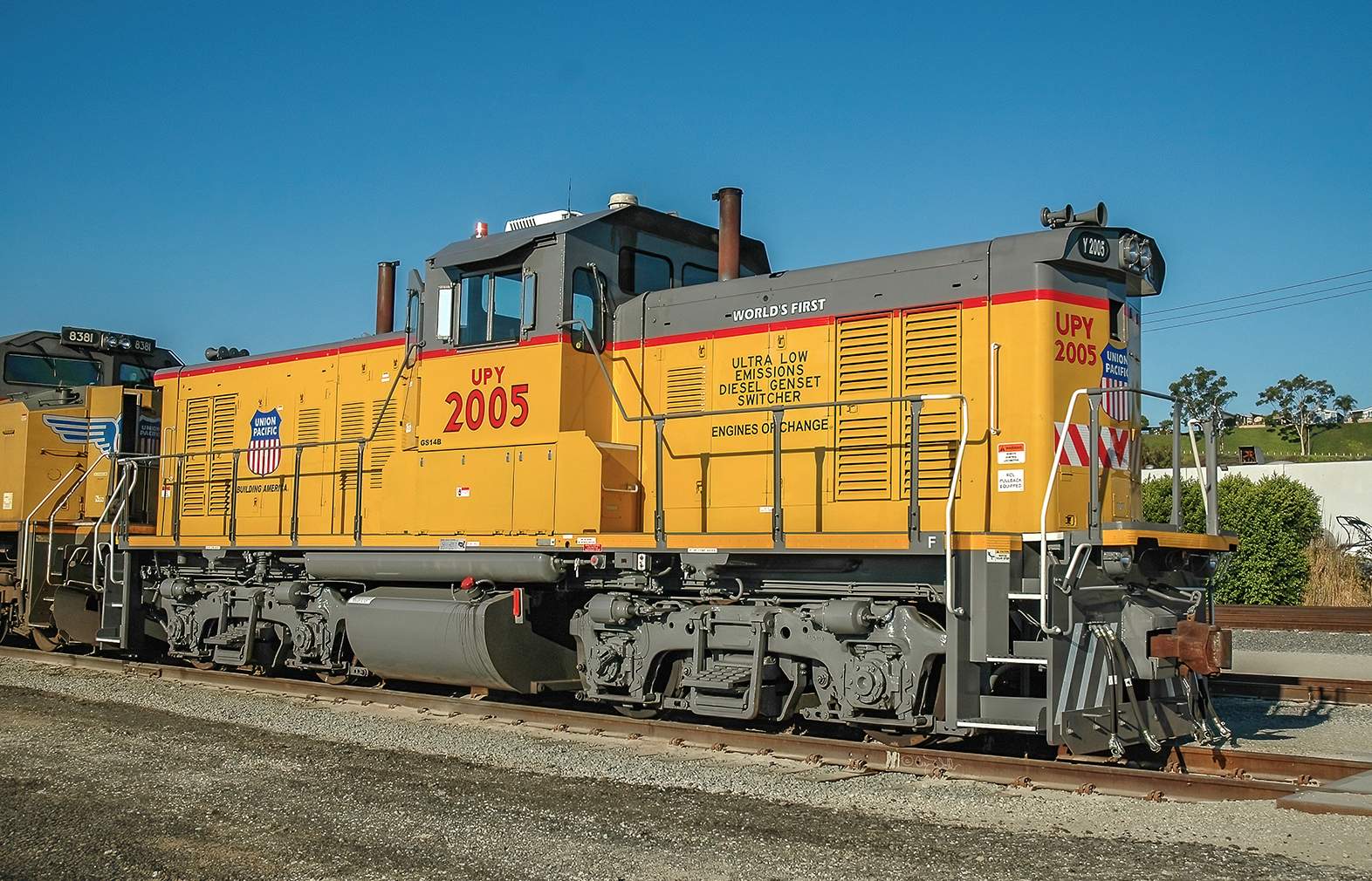 Solve UPY 2005 MP15DC jigsaw puzzle online with 150 pieces