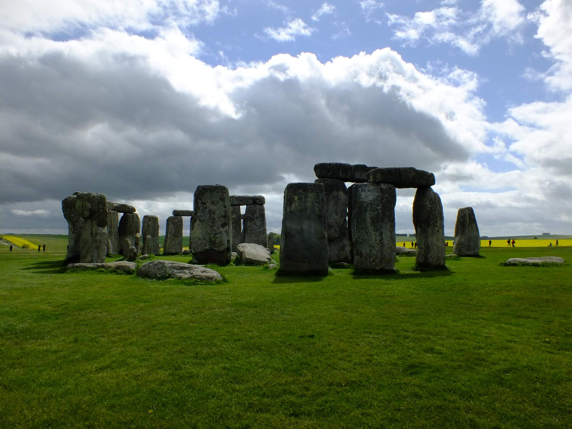 Solve Stonehenge jigsaw puzzle online with 300 pieces