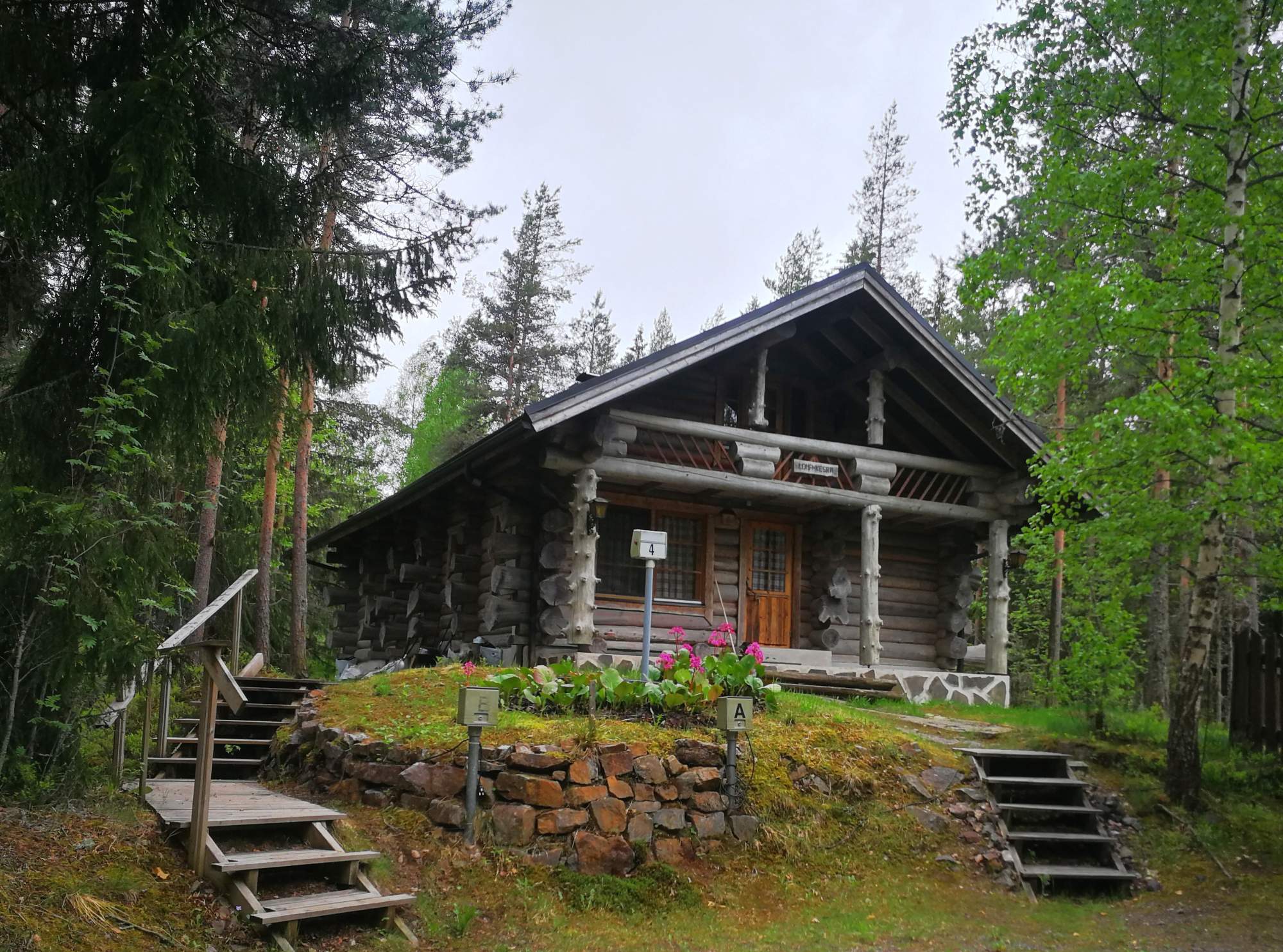 Solve Finnish blockhouse I jigsaw puzzle online with 450 pieces
