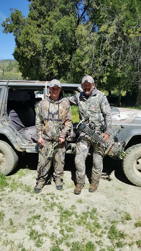 Solve Bird Hunting jigsaw puzzle online with 144 pieces