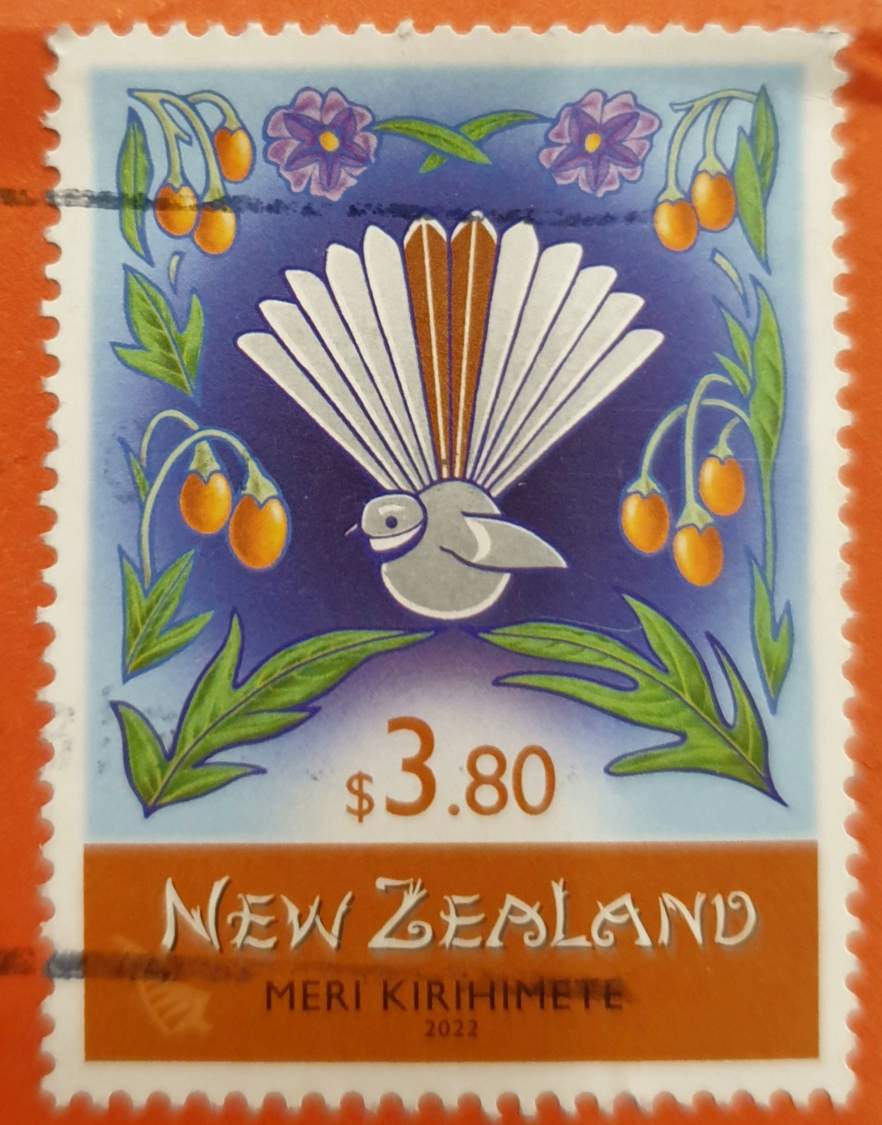 Solve BEAUTIFUL STAMP jigsaw puzzle online with 30 pieces