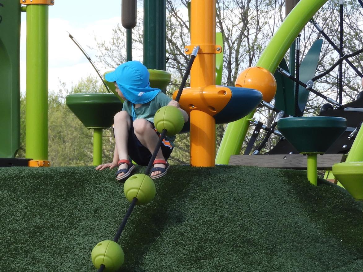 Solve Part of an amazing playground jigsaw puzzle online with 20 pieces