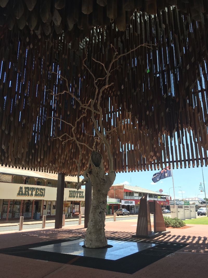 Solve Barcaldine - Tree of Knowledge jigsaw puzzle online with 165 pieces