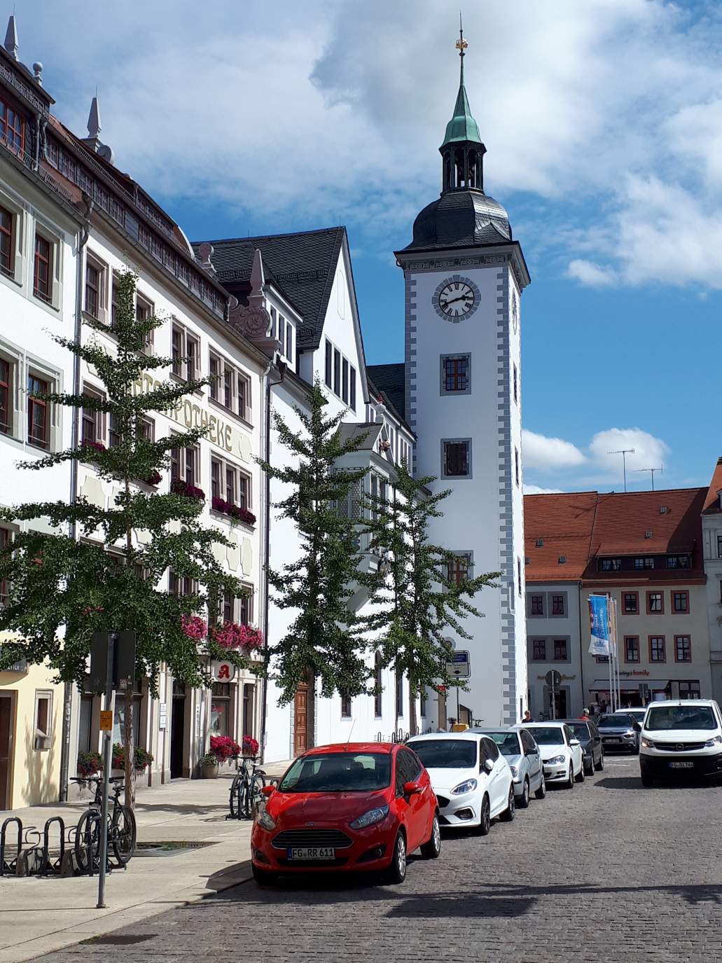 Solve Freiberg Rathaus jigsaw puzzle online with 88 pieces