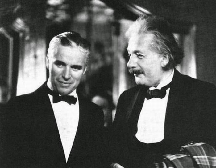 Solve Charlie Chaplin and Albert Einstein jigsaw puzzle online with 12 ...