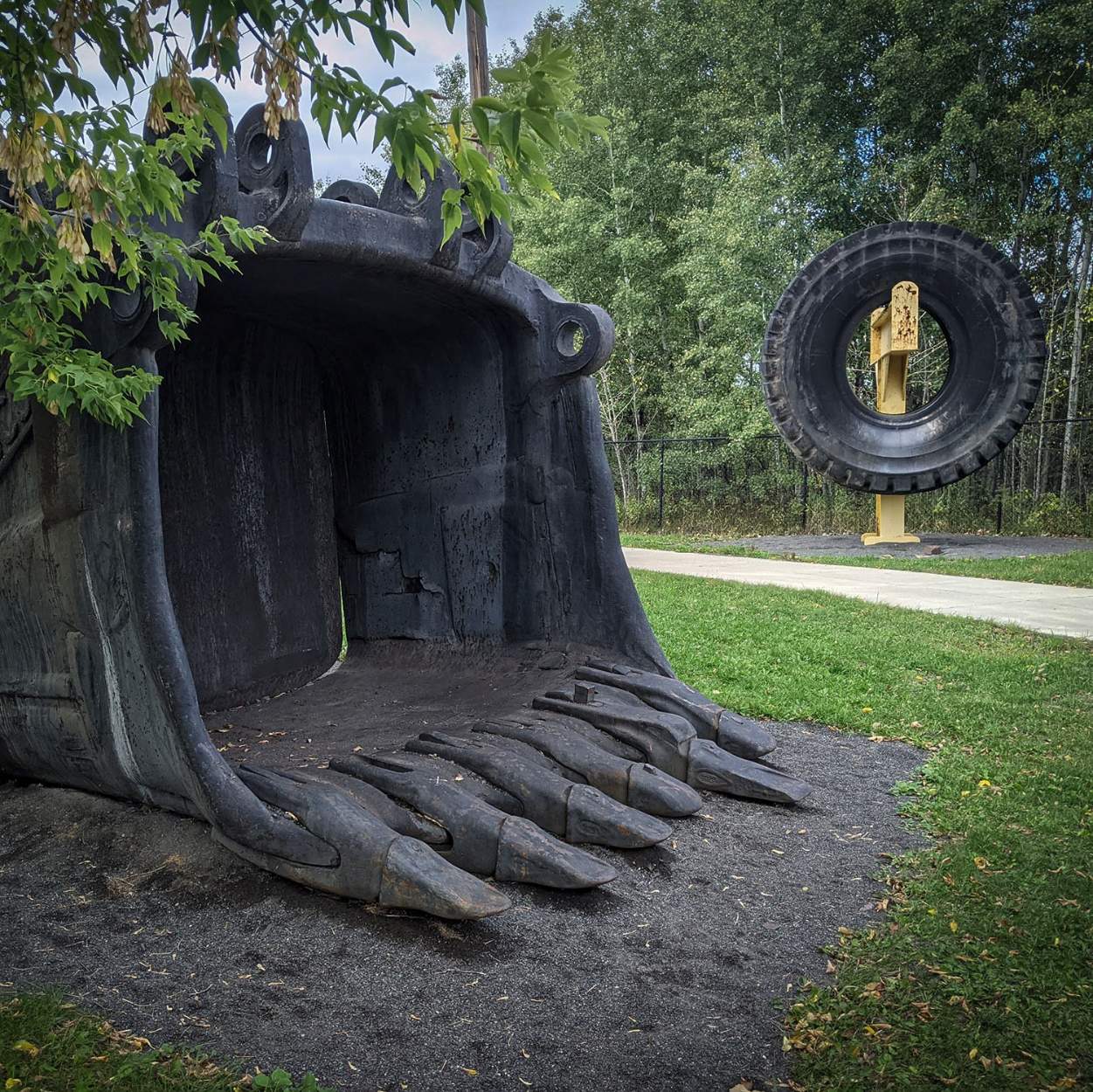 Solve Population: Tire jigsaw puzzle online with 100 pieces