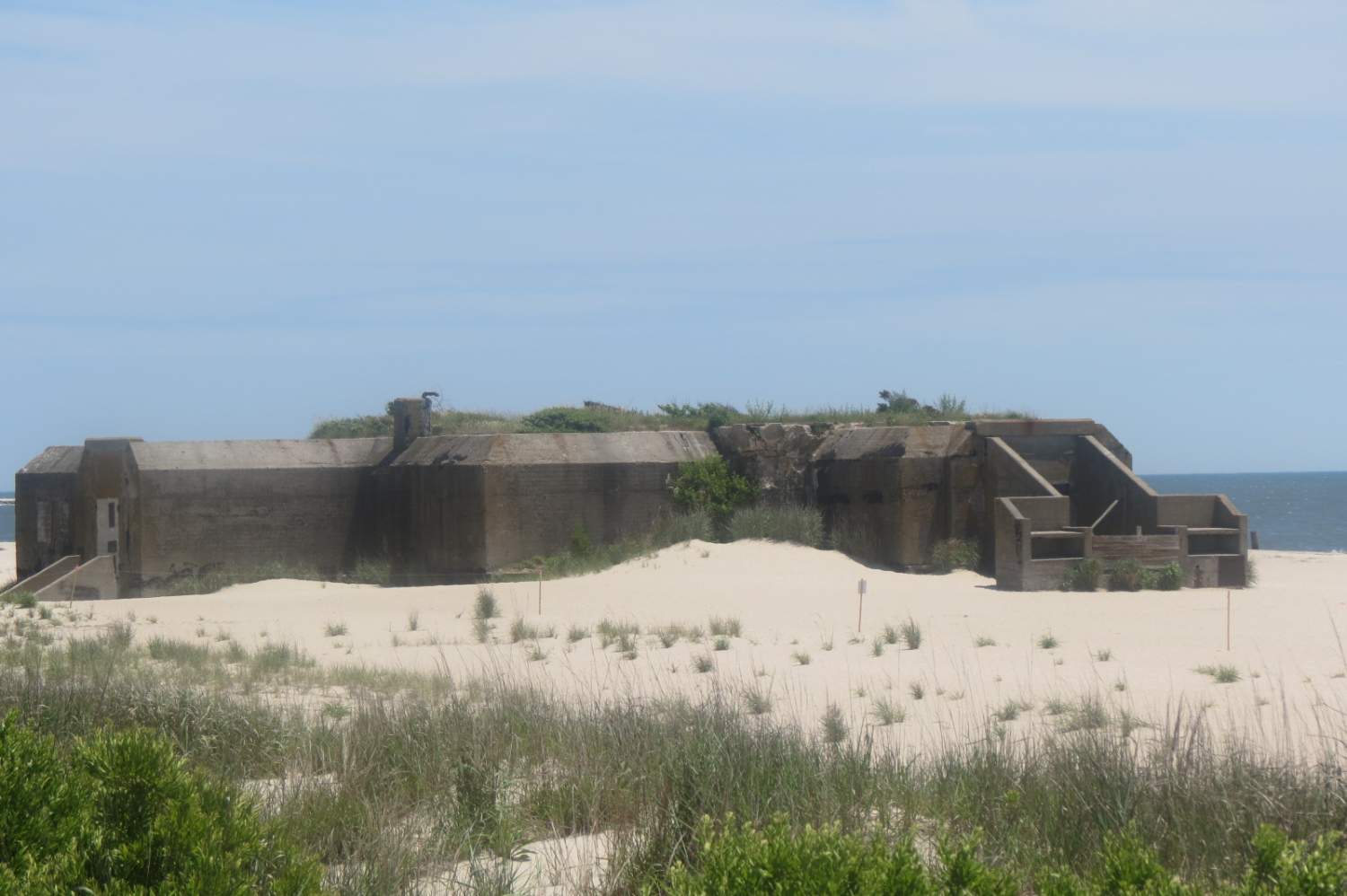 Solve The Bunker Cape May NJ jigsaw puzzle online with 96 pieces