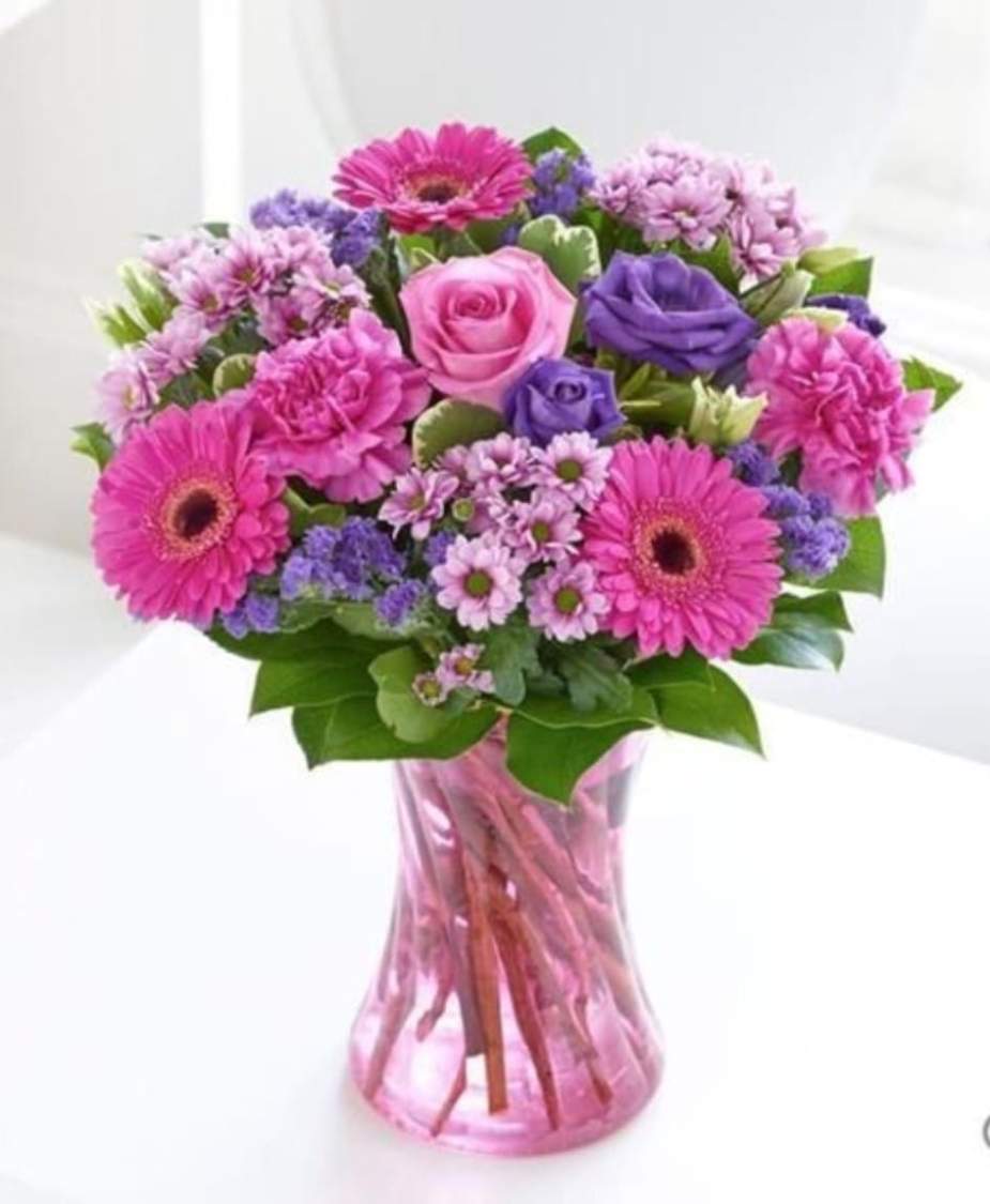 Solve barev,kytička jigsaw puzzle online with 63 pieces