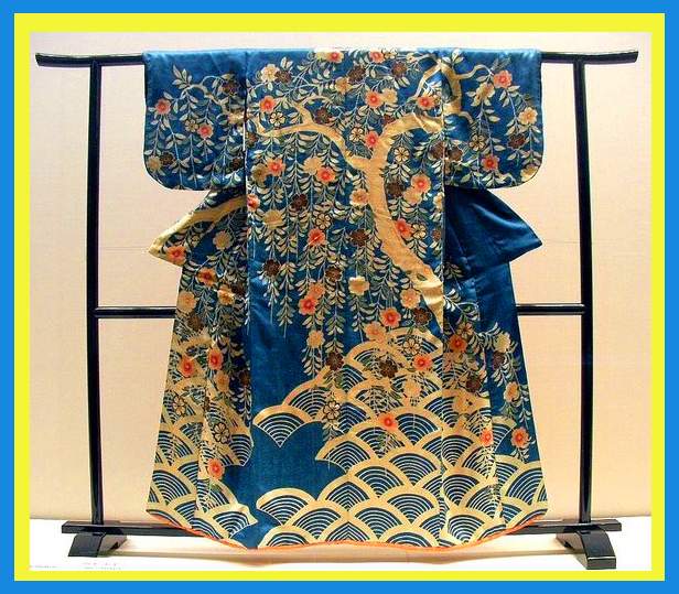 Solve Edo period kimono (kosode) jigsaw puzzle online with 72 pieces