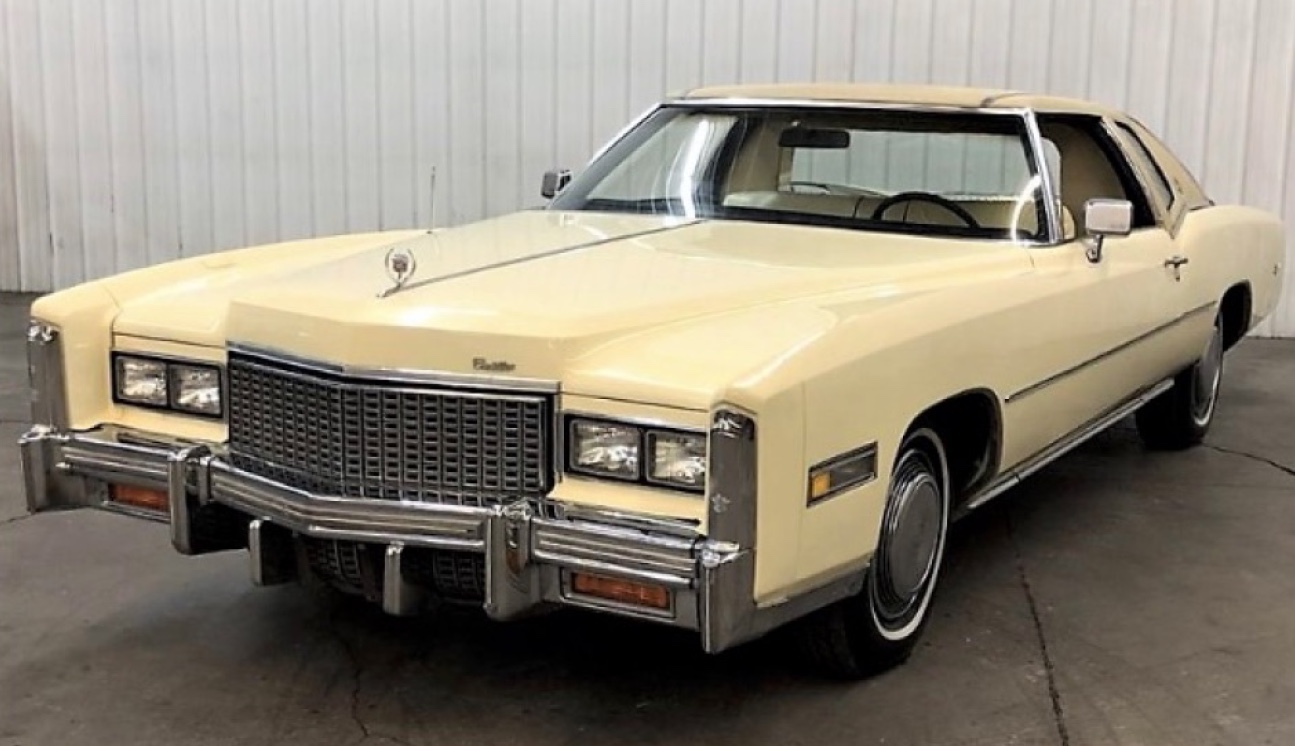 Solve 1976 Cadillac Ranchero! Front jigsaw puzzle online with 144 pieces