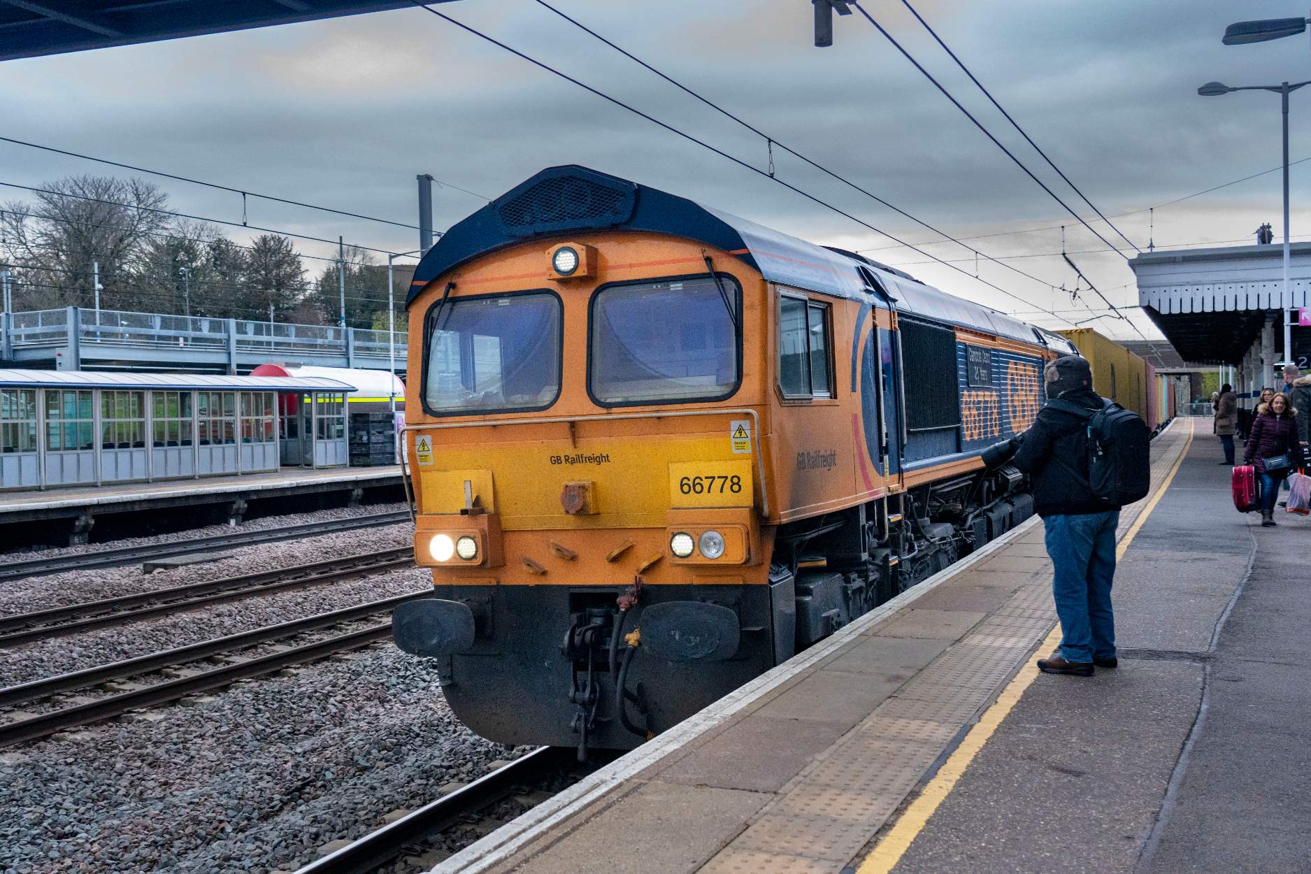 Solve 66778 class 66 jigsaw puzzle online with 150 pieces