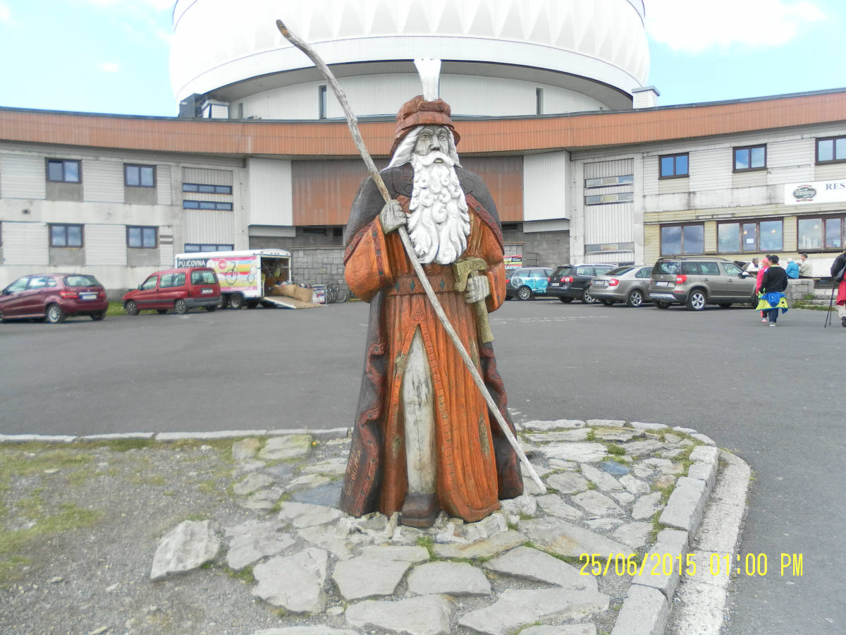 Solve socha děda Praděda na Pradědu jigsaw puzzle online with 80 pieces