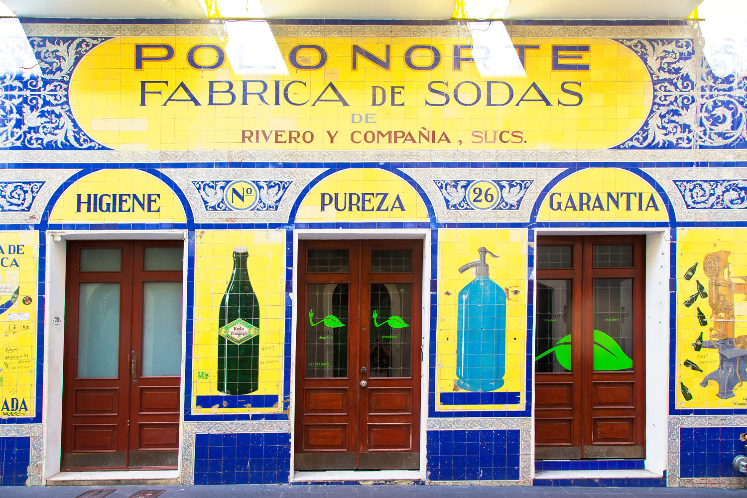 Solve Storefront in San Juan, Puerto Rico jigsaw puzzle online with 294 ...