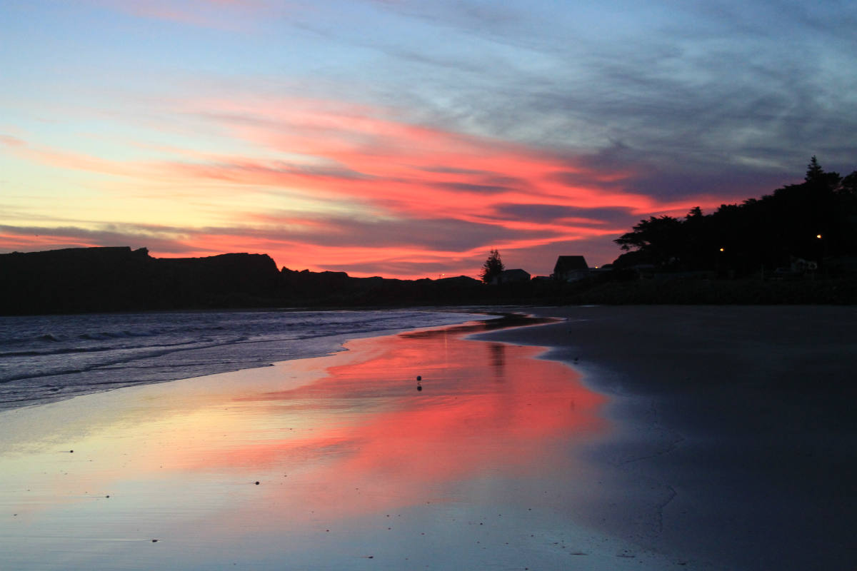 Solve sunrise jigsaw puzzle online with 40 pieces