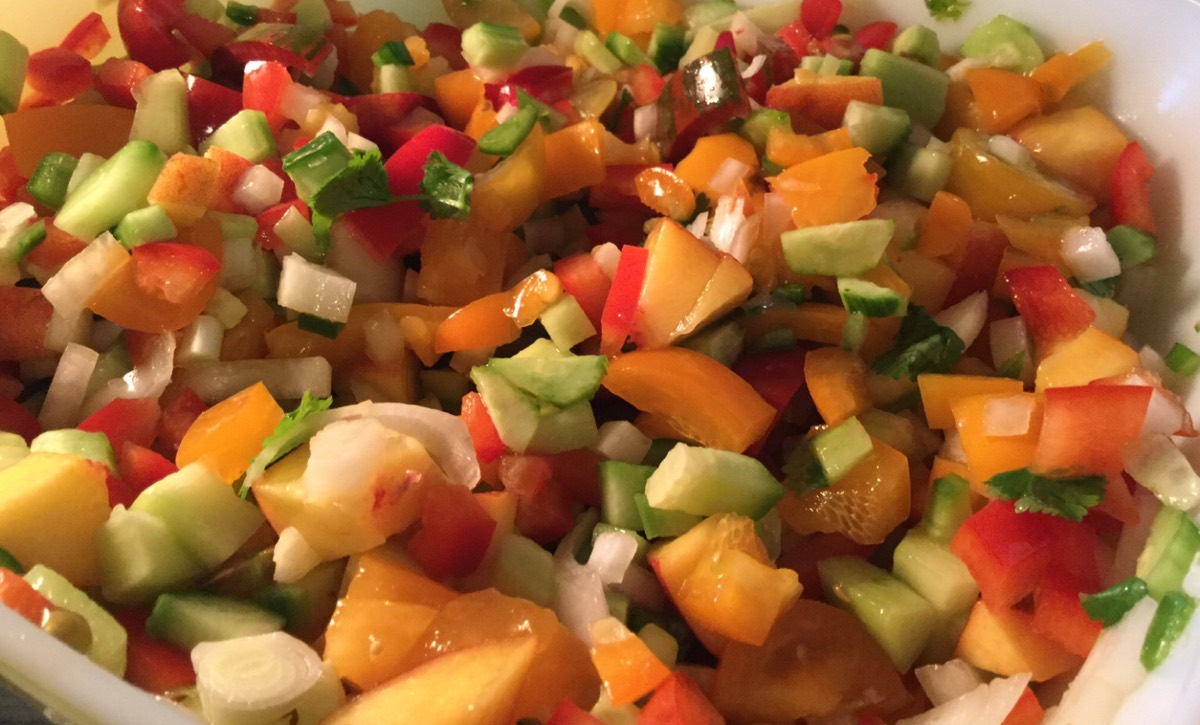 Solve Mango salsa jigsaw puzzle online with 77 pieces