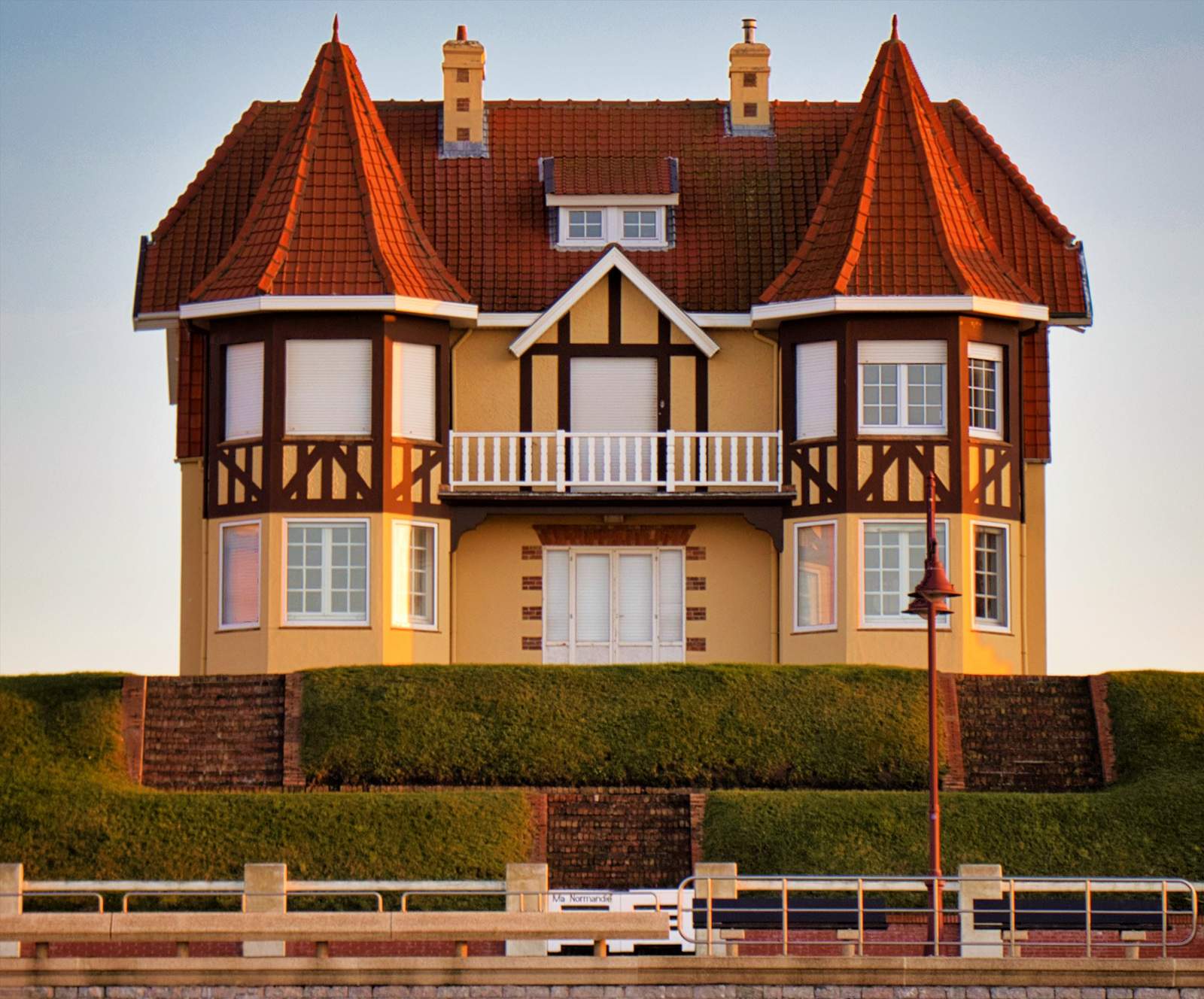 Solve De Haan, Belgium jigsaw puzzle online with 208 pieces