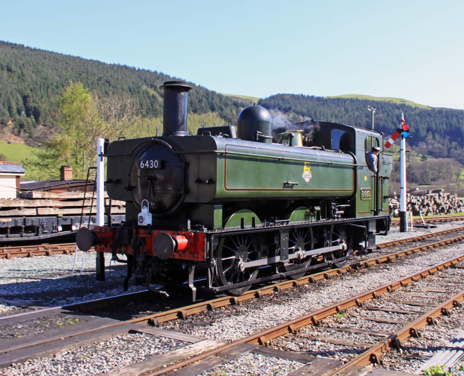 Solve GWR Class 64xx 0-6-0 PT 6430 at Carrog Station. jigsaw puzzle ...