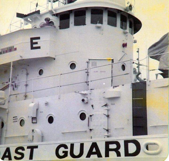 Solve USCGC Cherokee pilothouse (0619) jigsaw puzzle online with 25 pieces