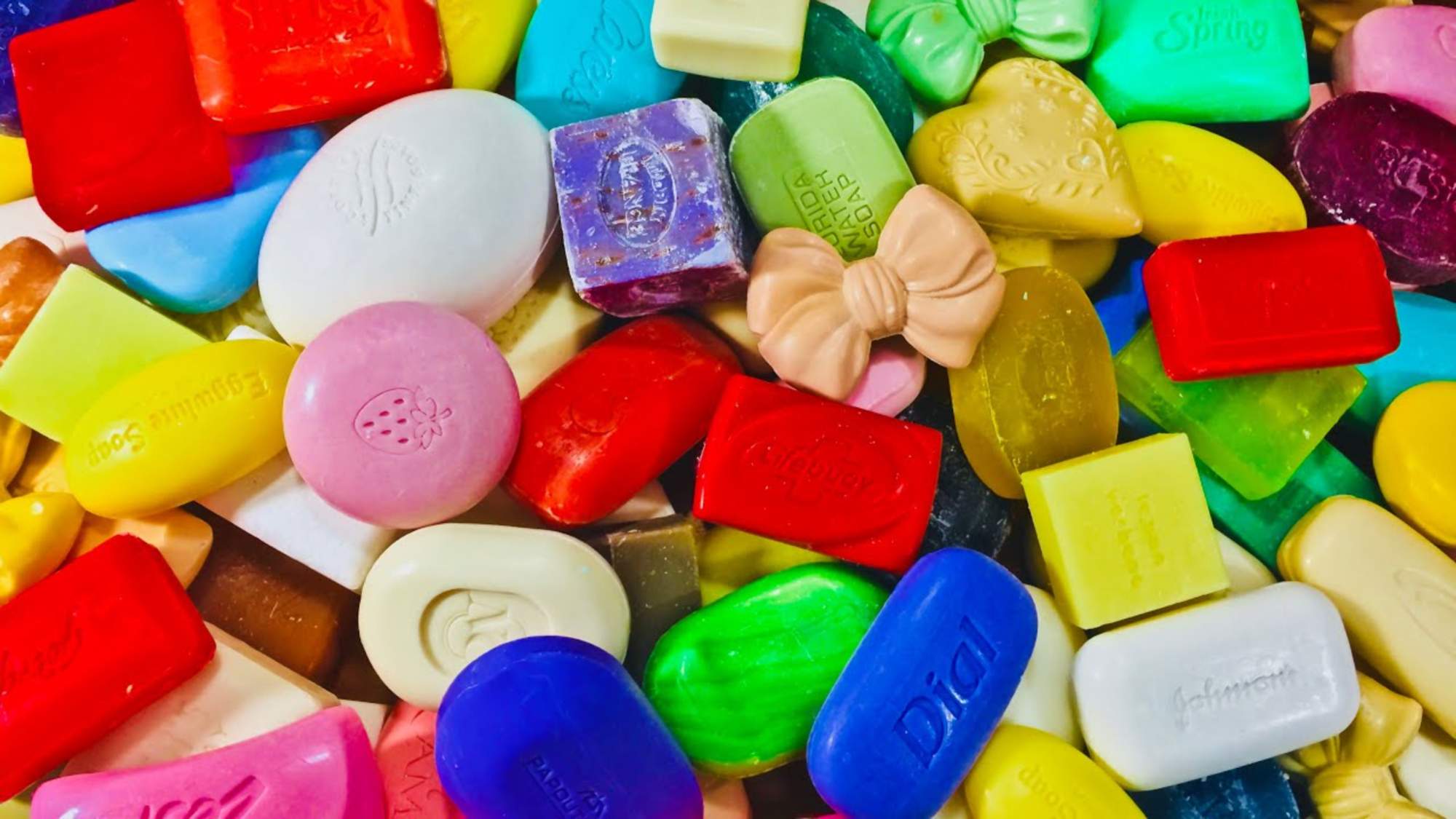 Solve soaps jigsaw puzzle online with 576 pieces