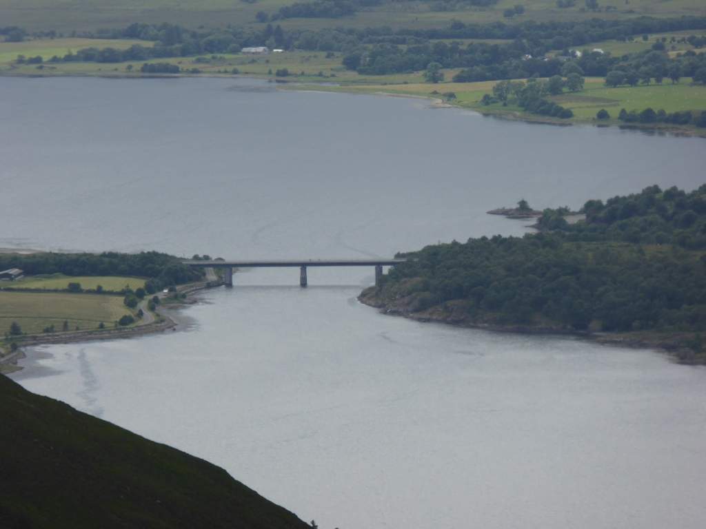 Solve Creagan Bridge jigsaw puzzle online with 63 pieces