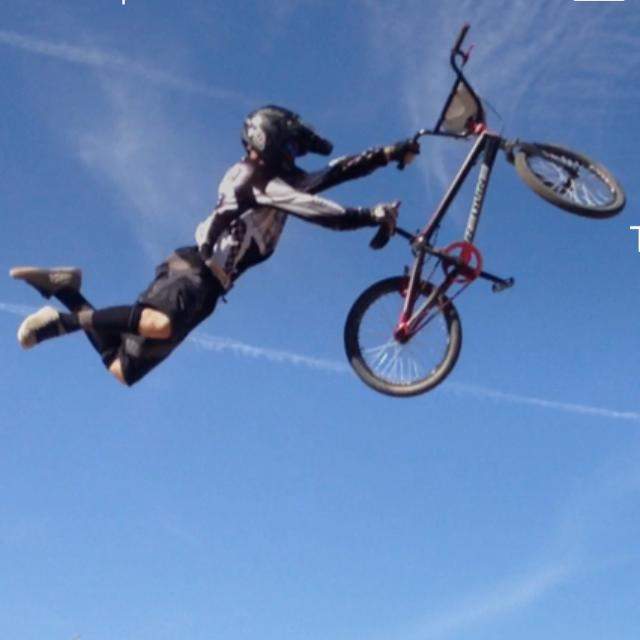 Solve 2014-8-7 Joseph Eccles Jumping Joe Champion BMX racer jigsaw ...