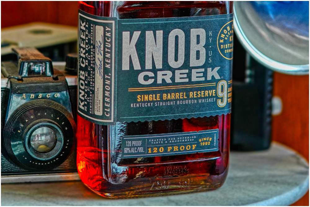 Solve Knob Creek Label jigsaw puzzle online with 12 pieces