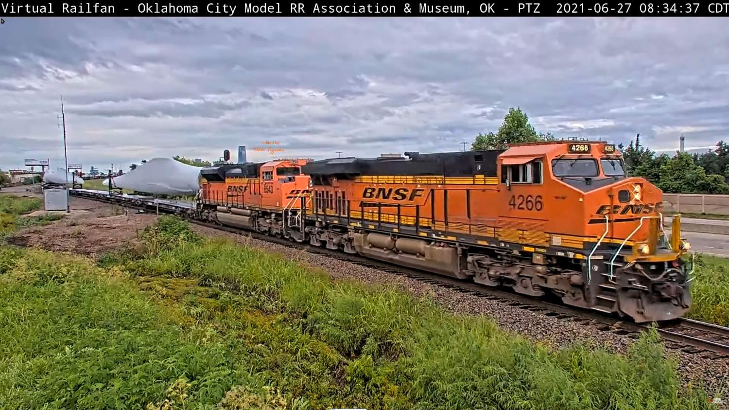 Solve OKC BNSF-4266 & BNSF-8543 with Blades 45-pc jigsaw puzzle online with 45 pieces