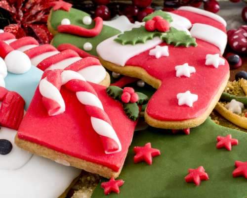Solve COOKIE FOR SANTA jigsaw puzzle online with 56 pieces
