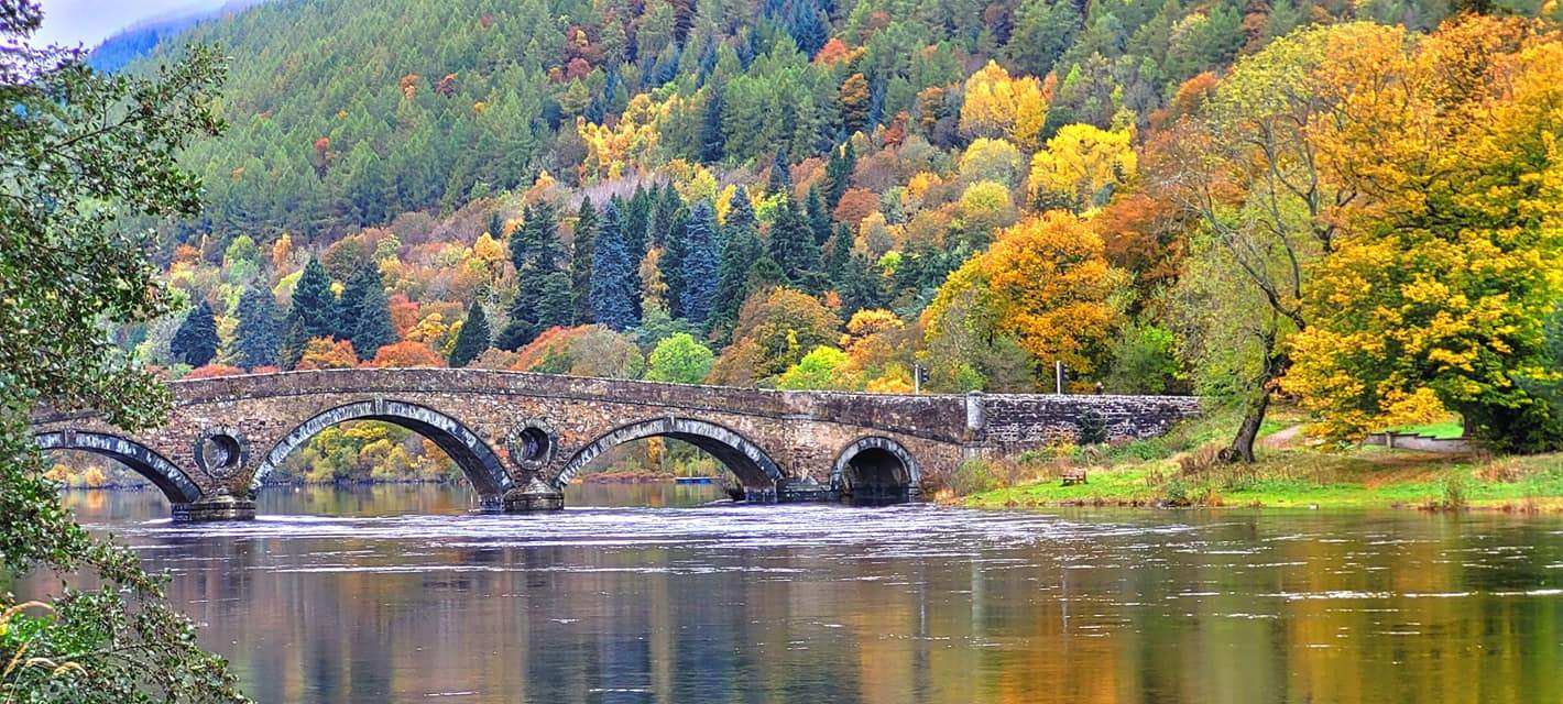 Solve Kenmore Scotland jigsaw puzzle online with 253 pieces