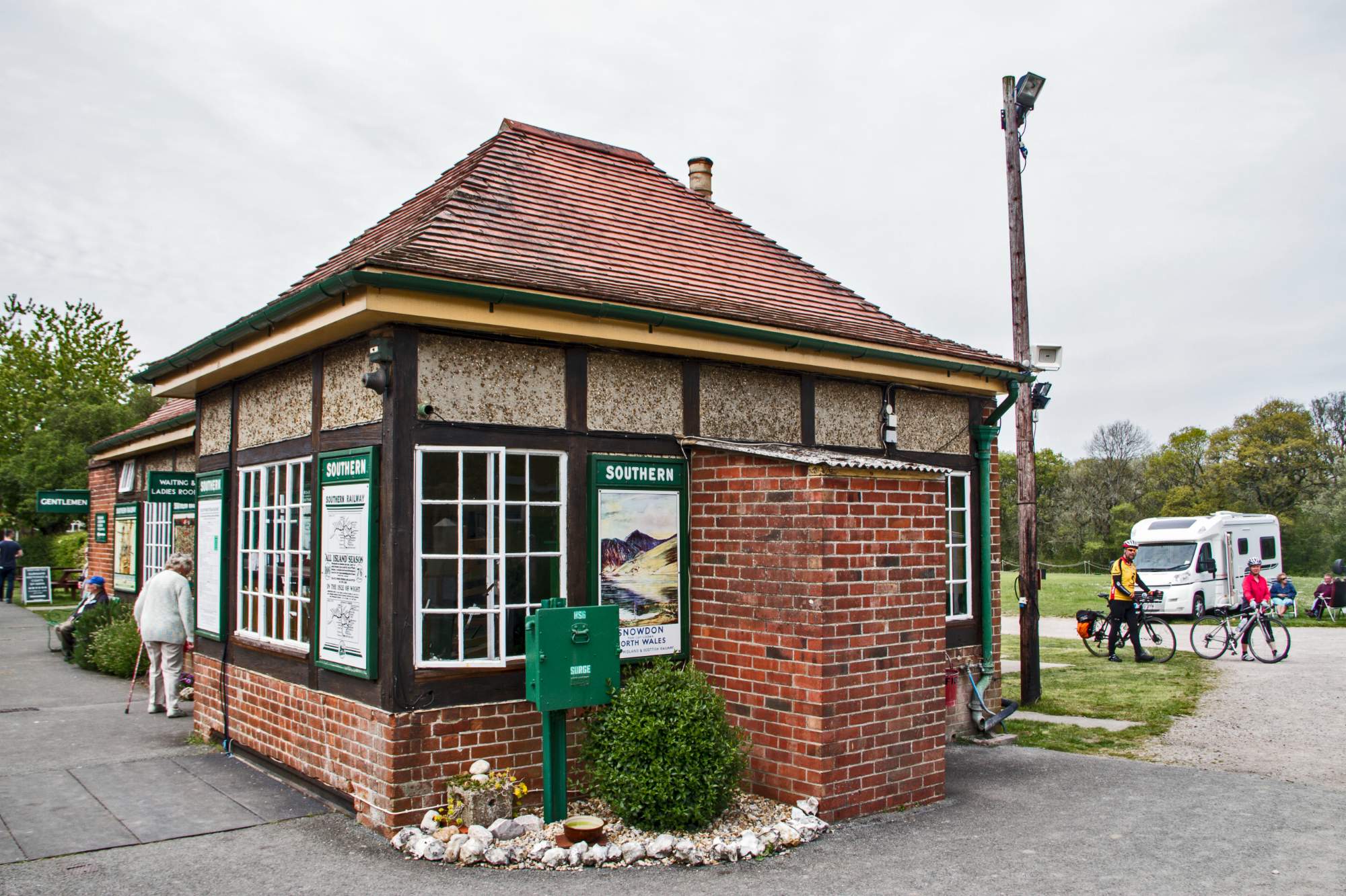 Solve isle of wight steam railway 05-05-2014 haven street station ...