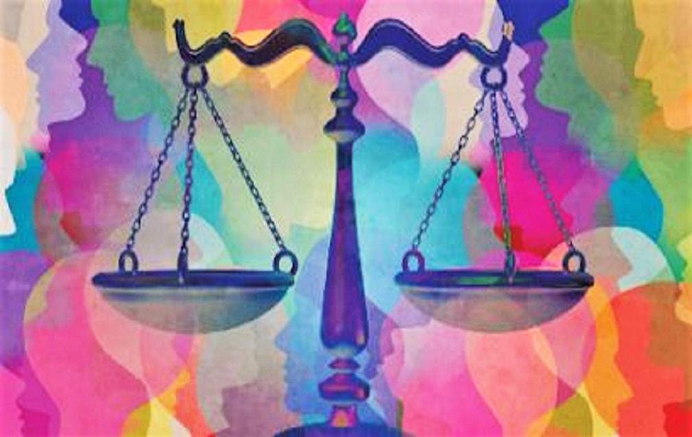 Solve "Symbolic Justice" jigsaw puzzle online with 77 pieces