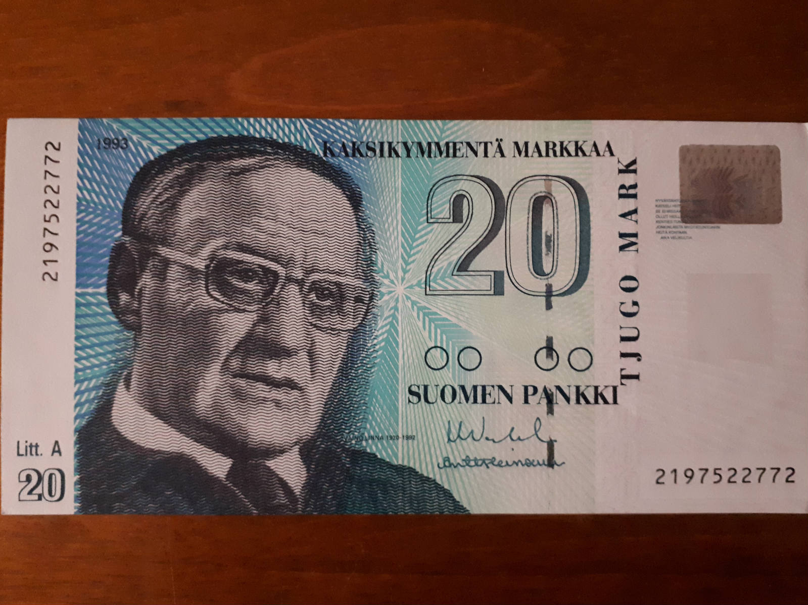 Solve 20 markan seteli jigsaw puzzle online with 520 pieces