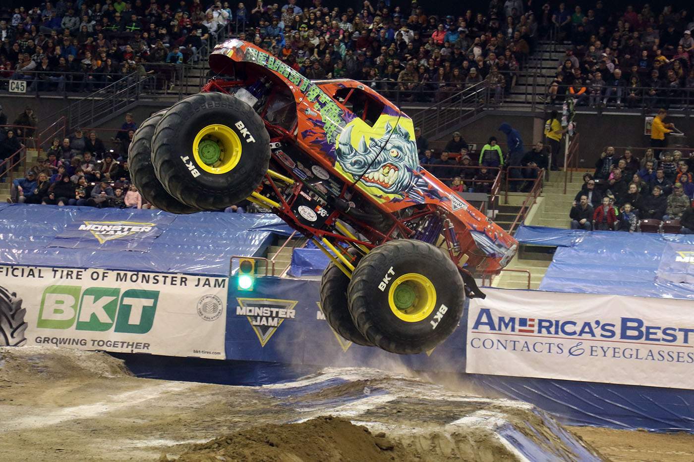 Solve Monster Jam Devastator jigsaw puzzle online with 70 pieces