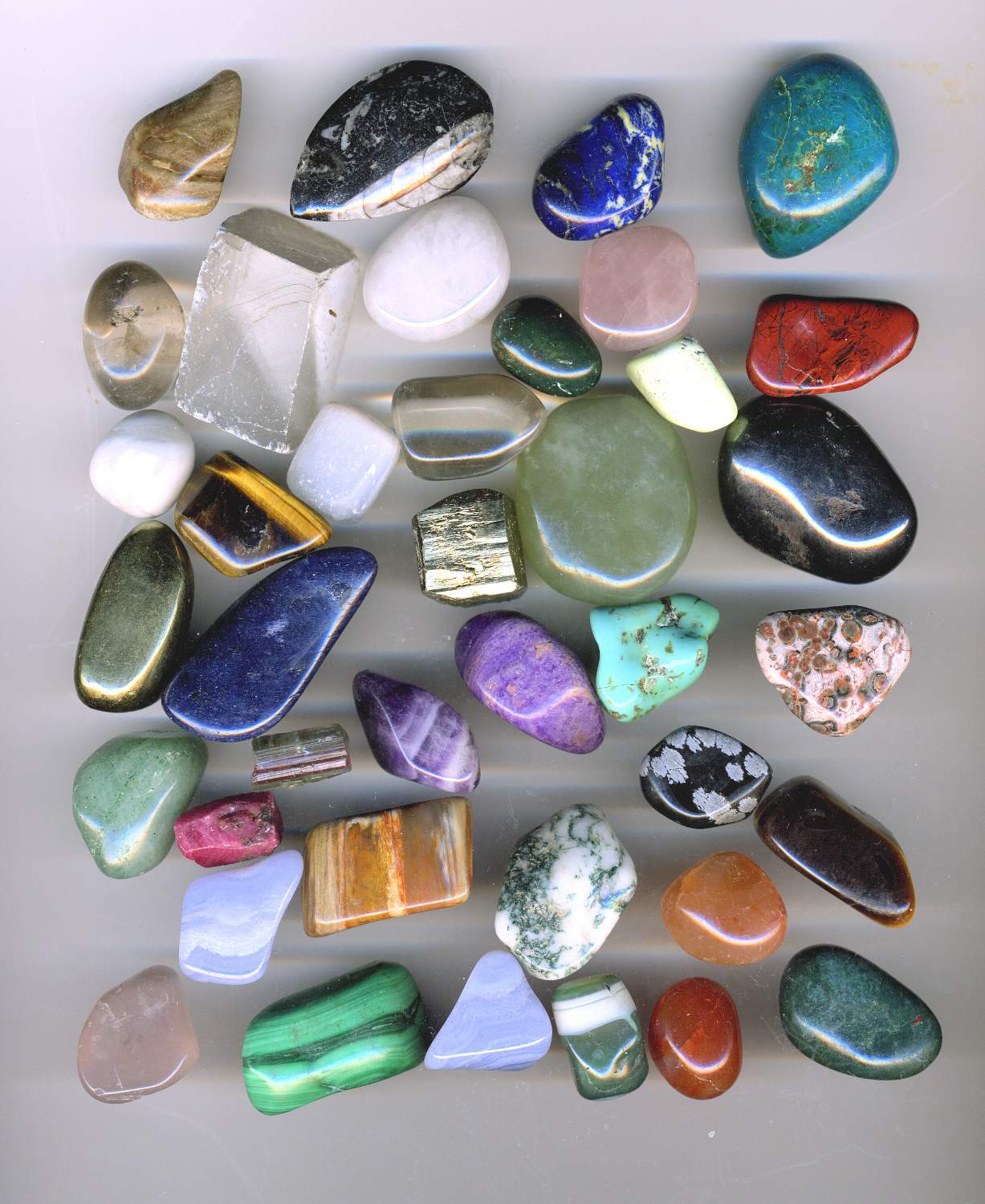 Jigsaw Puzzle | p-Tumbled_gemstone_pebbles_arp | 195 pieces | Jigidi