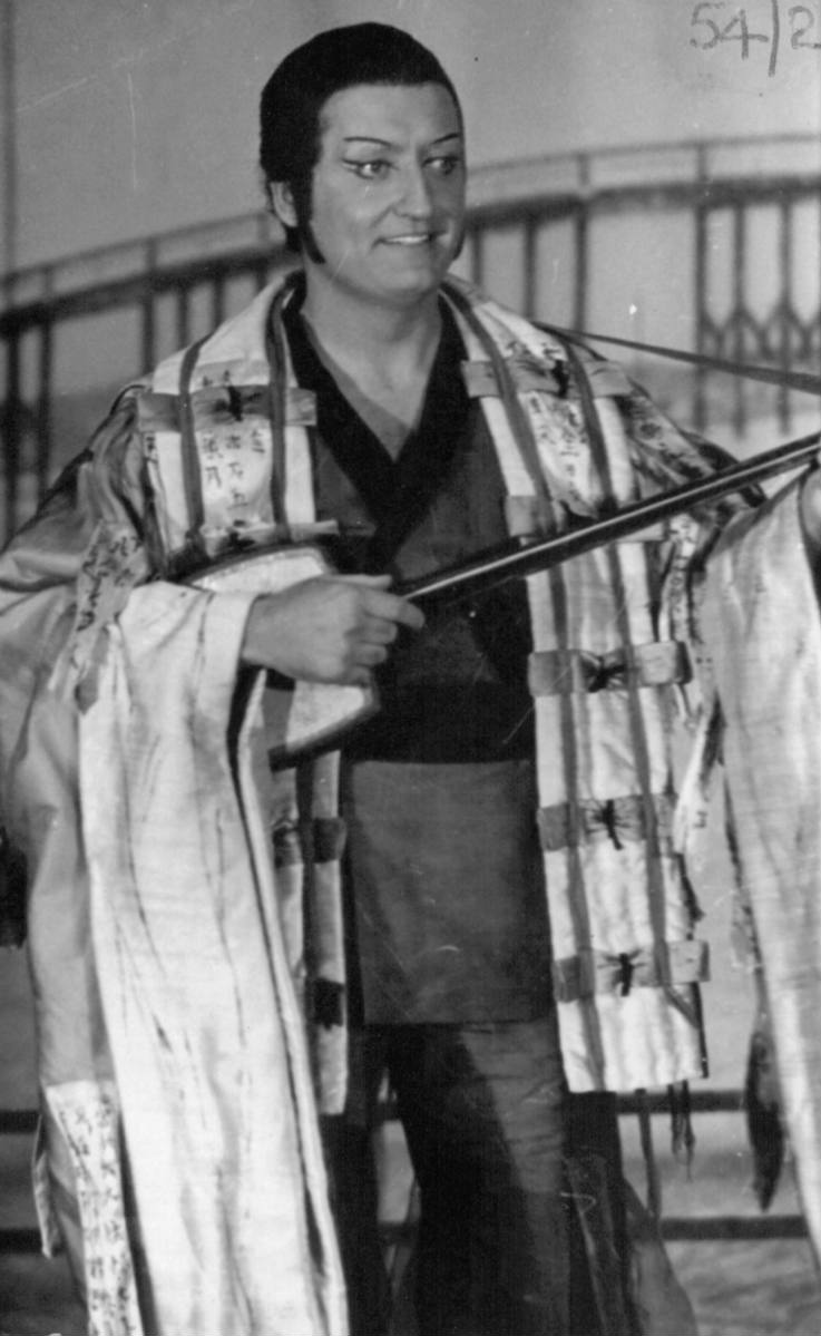 Solve Geoffrey Shovelton as Nanki-Poo - The Mikado jigsaw puzzle online ...