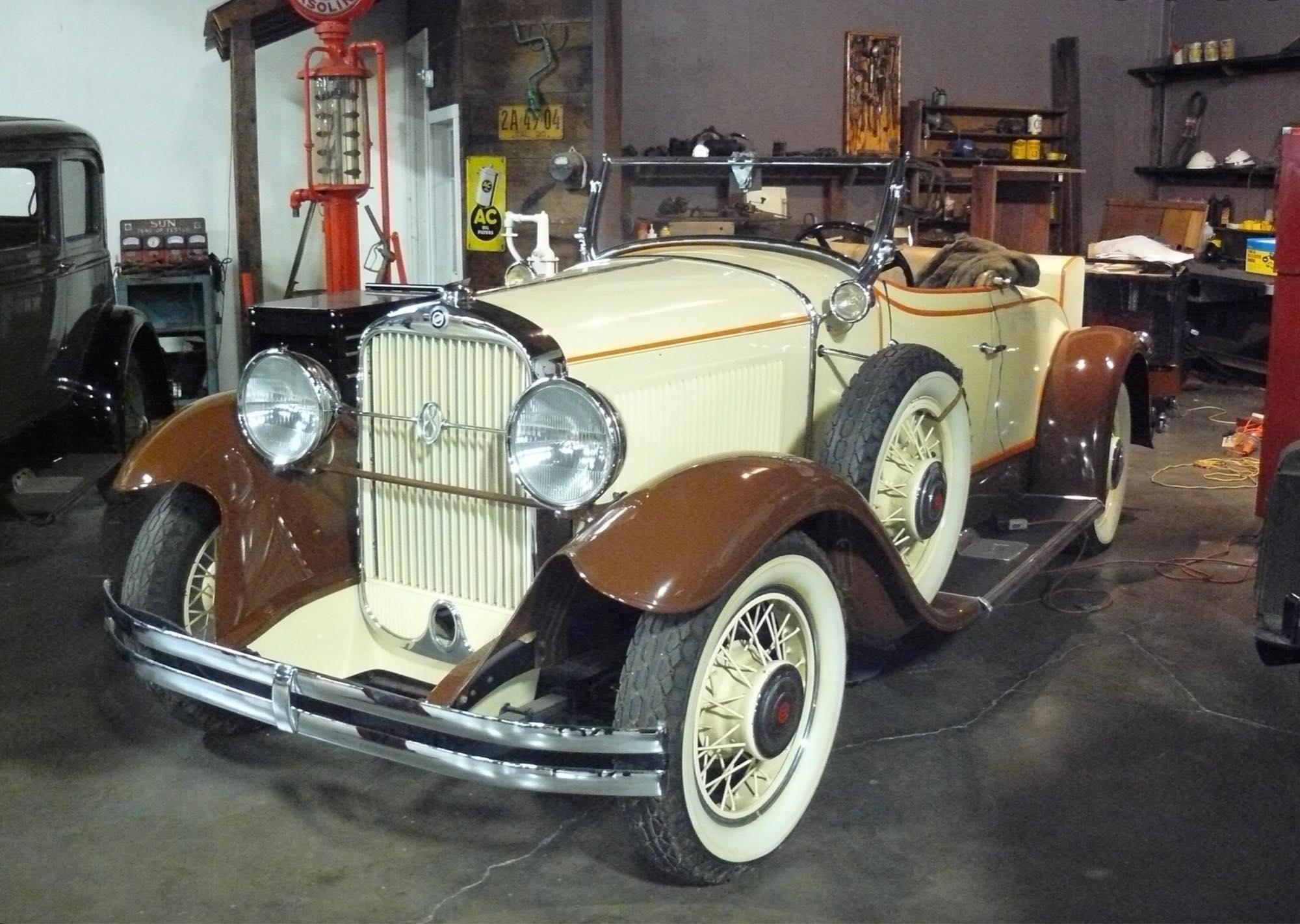 Solve 1930 Studebaker FD Commander jigsaw puzzle online with 234 pieces