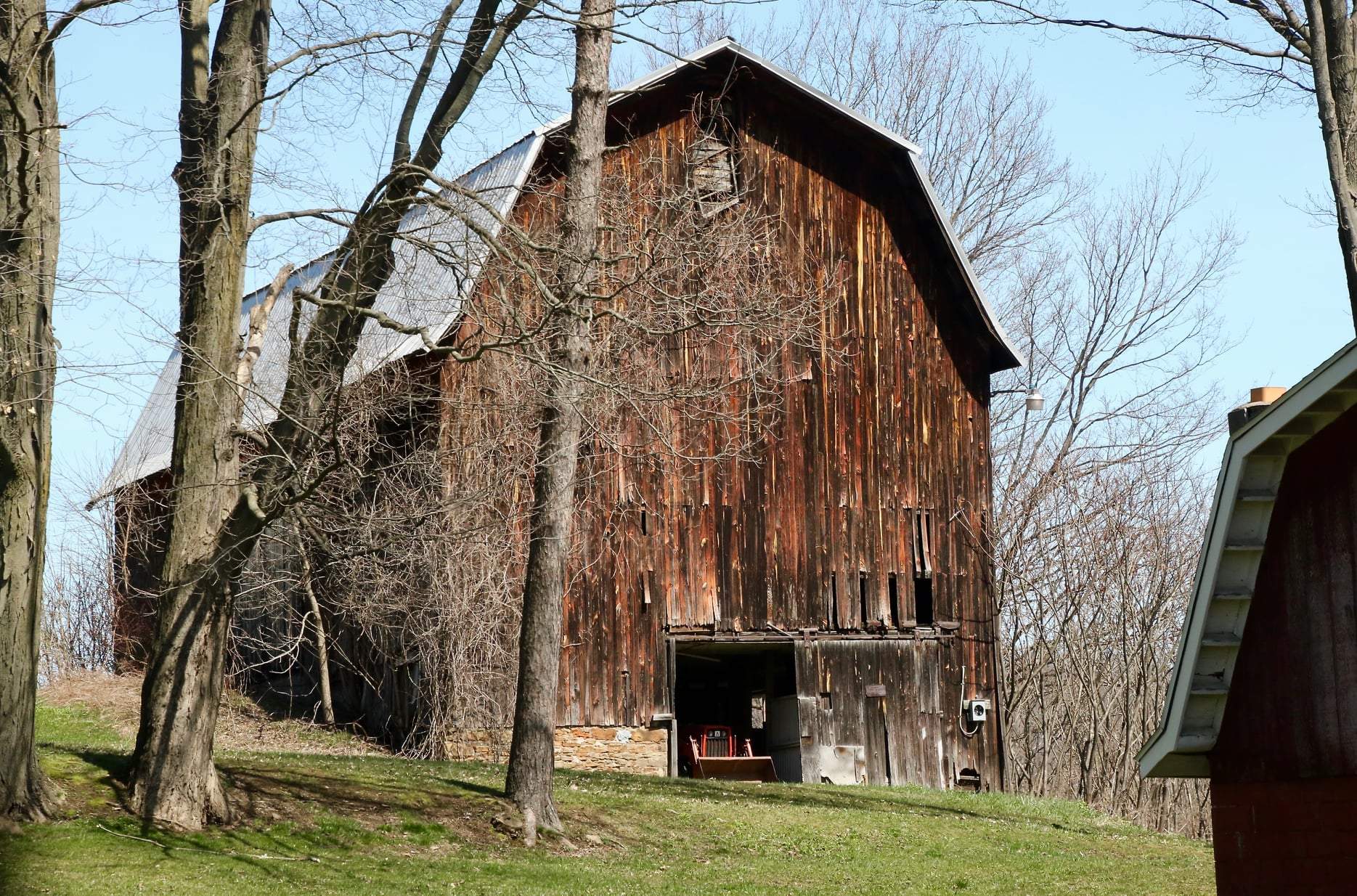Solve Cuba, NY barn Craig Braack jigsaw puzzle online with 247 pieces